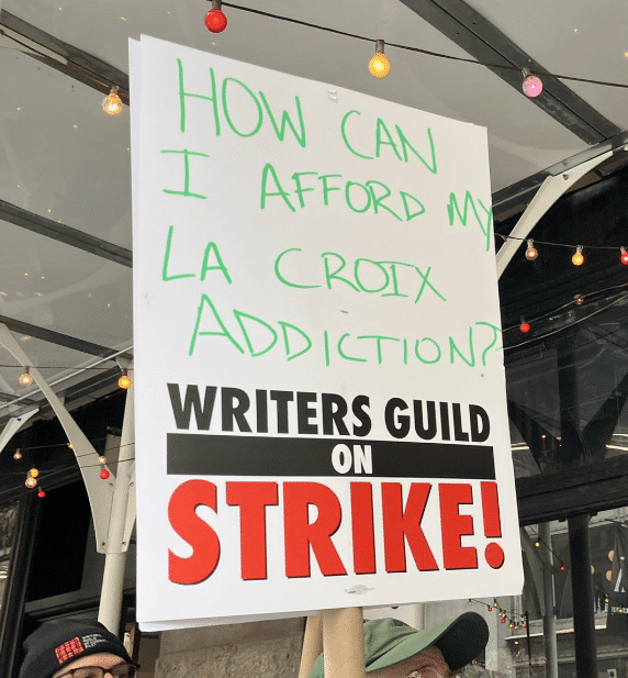 “Hold Up, Am I Reading This Right?” Wildly Confusing Signs that Made ...