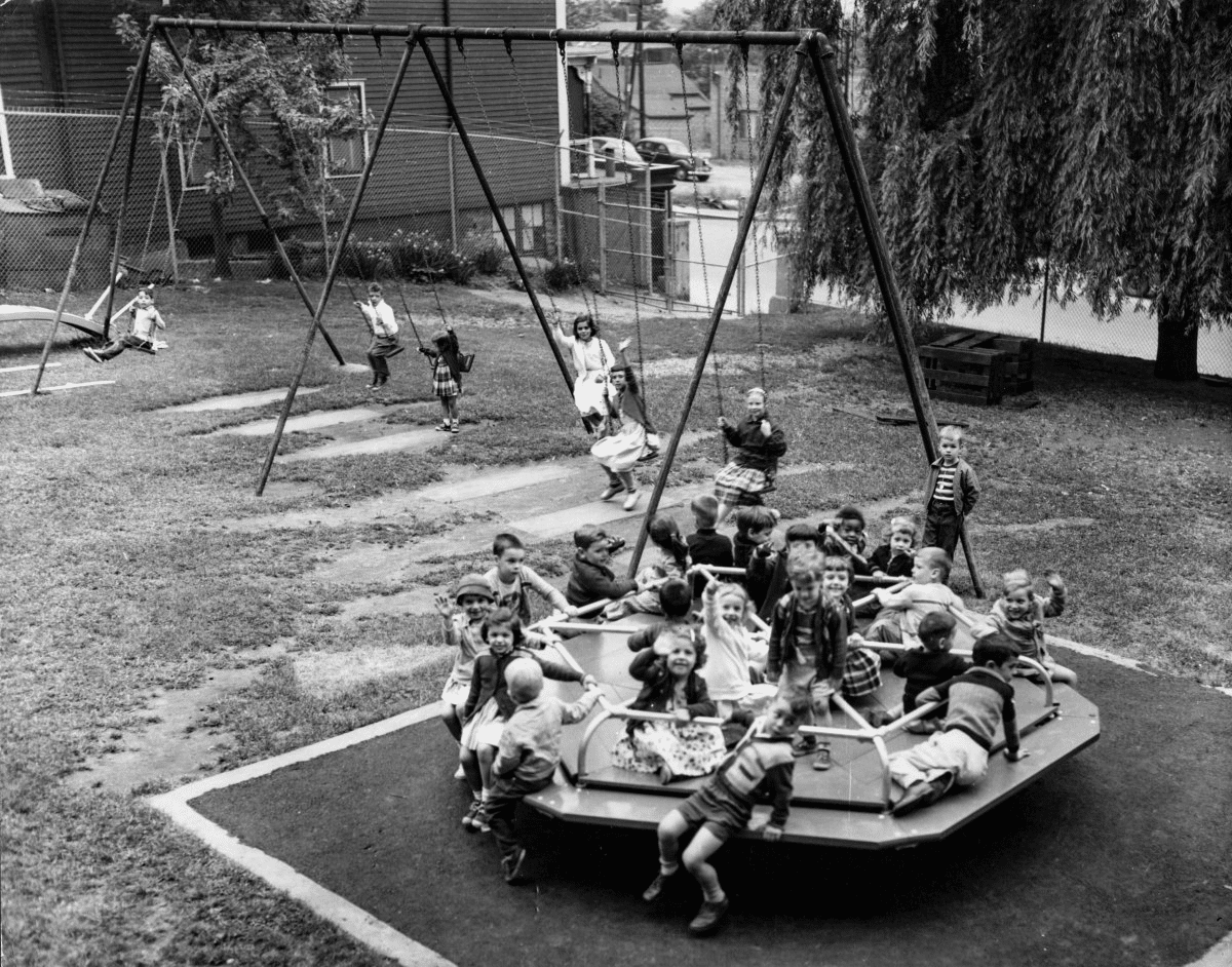 18 Questionable Playground Features from the 1970s – Page 6